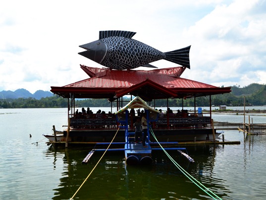 Lake Sebu Resorts, Hotels & Travel Guide | WW Travel Blog